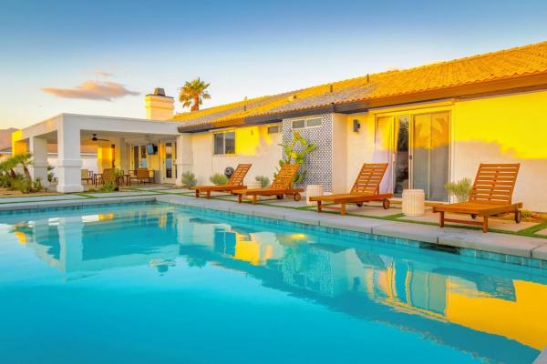 Desert Oasis Villa Heated Pool Spa & Golf Fun Near Coachella - Cathedral City, CA