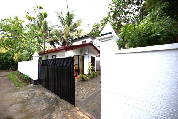 New Look Villa - Mirissa