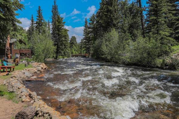 Idlewilde By The River - Estes Park, CO
