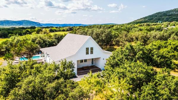 Farmhouse - Concan, TX