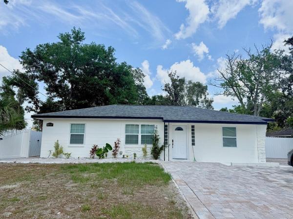 House Aurora Next To Bush Gardens - Tampa, FL