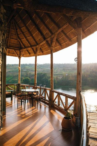 African-style Villa With Lake View, Sleeps 12 - Rwanda