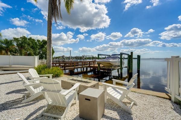 Gulf Coast Luxury! Quiet Home 4 Mi To Sponge Docks - Tarpon Springs, FL