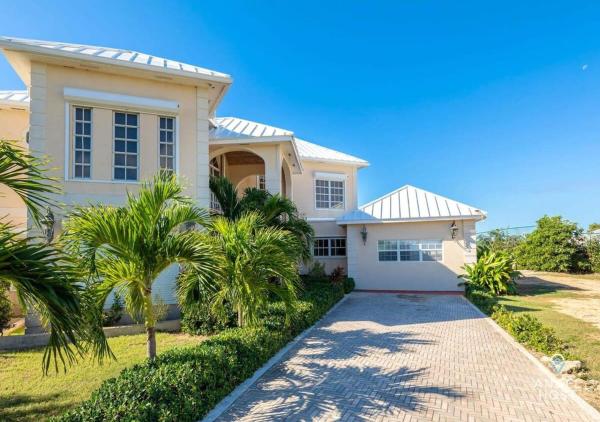 Breathtaking Chalk Sound Private Pool Sunset Villa - Turks and Caicos Islands