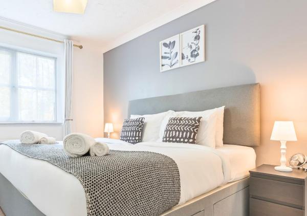 Central Peaceful Home With Parking, Wi-fi And Garden - Stafford (UK)