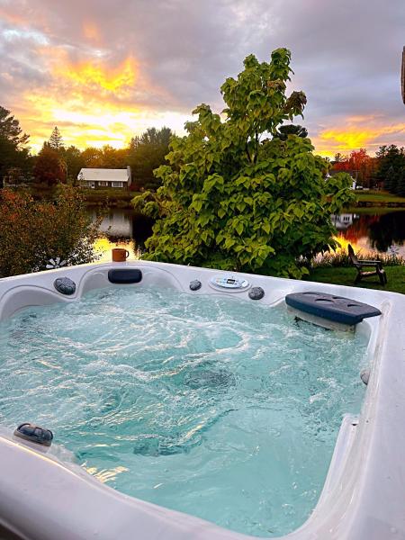 Serenity Shoreshot Tub Lake Viewpet Friendly - Kalkaska, MI