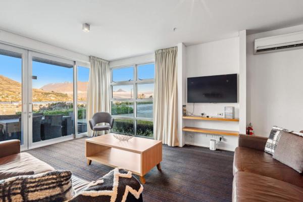 Waterfront 3 Bedroom Marina Gem - Arrowtown
