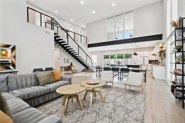 Lavish Luxuries In Old Town - Scottsdale