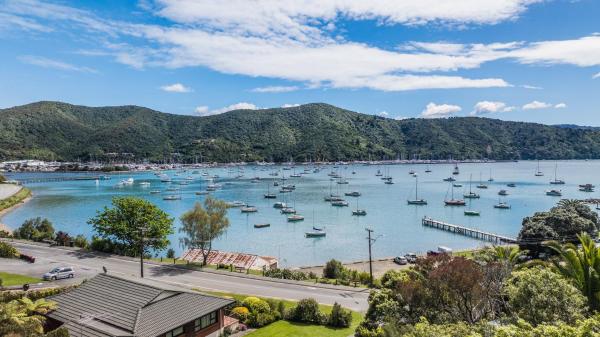 Waikawa Bay View - Waikawa Holiday Home - Picton