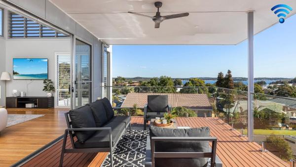 The Family Tide - Nelson Bay