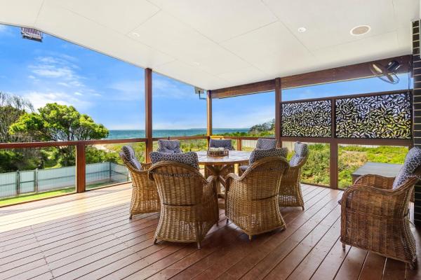 Whale Watcher - Beachfront With Spa - Berry