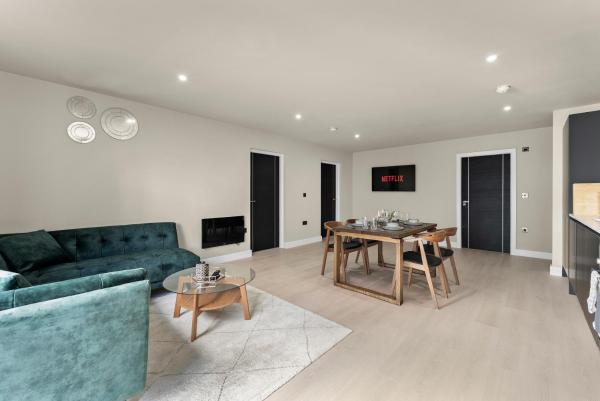 Elegant Birmingham Apartment - Sutton Coldfield