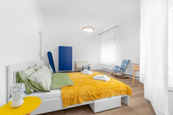 Color Studio - Public Parking - Oradea