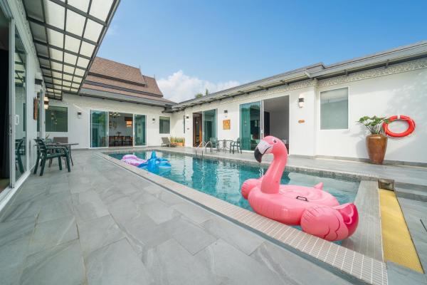 Phuket La Siesta Pool Villas & Pool Access Rooms - Phuket