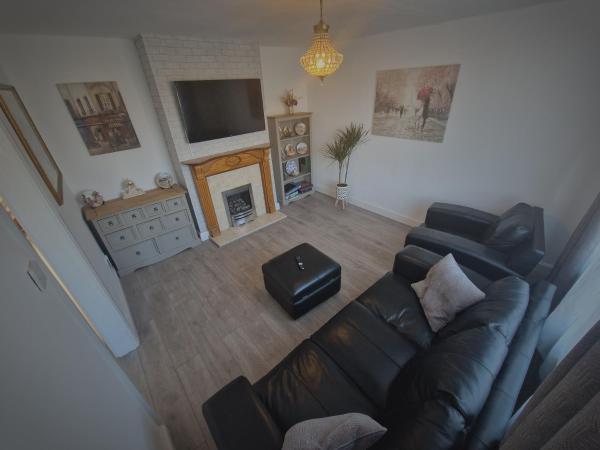 Ecclesfield Cottage - Two Bedrooms In Sheffield Near Peak District With Fast Wi-fi, Off-street Parking And Garden - Barnsley