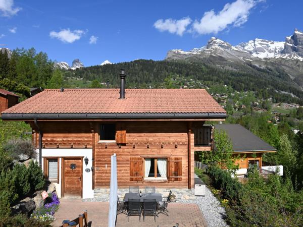 Chalet Ecureuil Noir By Interhome - Martigny