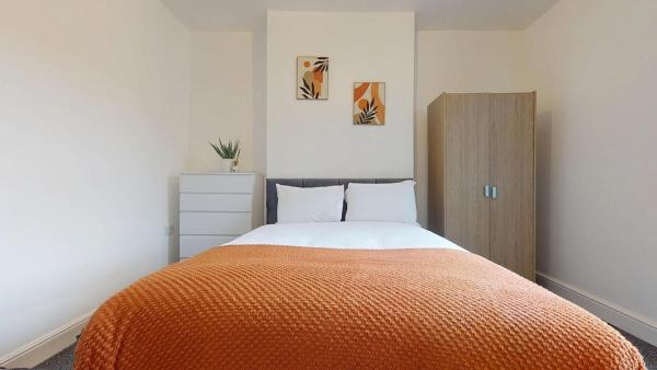 2-bed Home At City Centre Access With Free Parking - Chesterfield