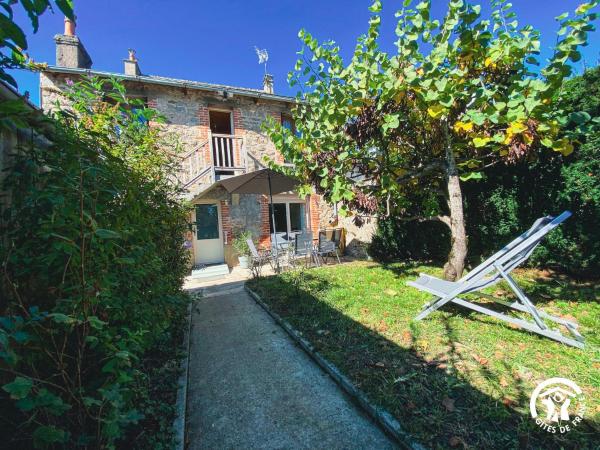 Le Square Des Fleurs - Lac de Maury