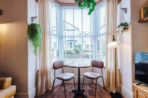 Rufloreo Flats 1 - Central Gem - Buxton