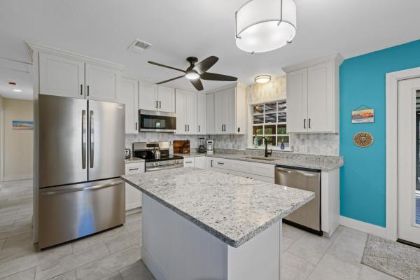 Cedar Key Seaside Escape - Cedar Key, FL