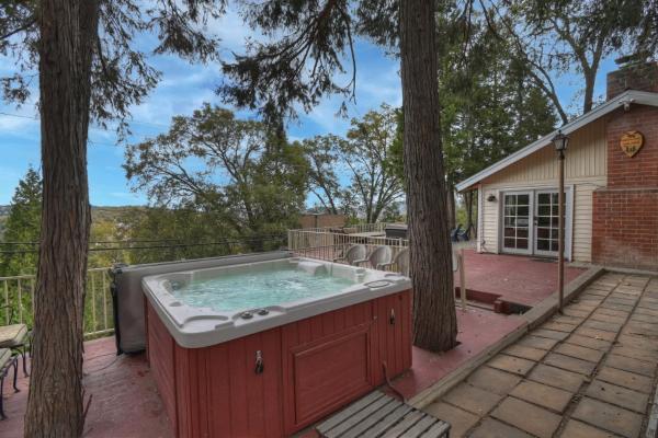 Emerald Arrowhead Haus - For 6 - Lake Arrowhead, CA