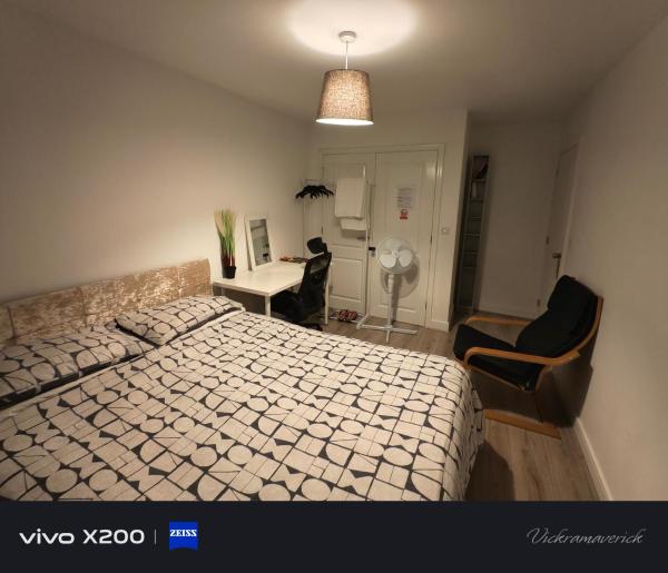 Free Car Park And Walk To Coop, Etihad , Piccadilly,free Snacks - Manchester