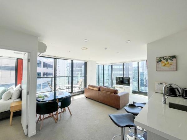 Panoramic City View High-rise 2br & Skytower-adj - Auckland