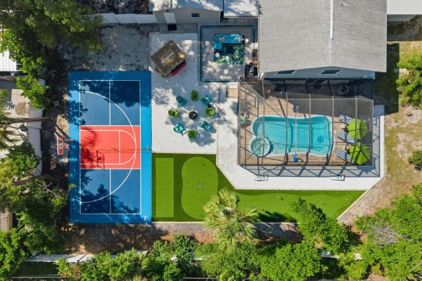 Sleeps 16 Golf Simulator Pickleball Pool Spa - Bradenton, FL