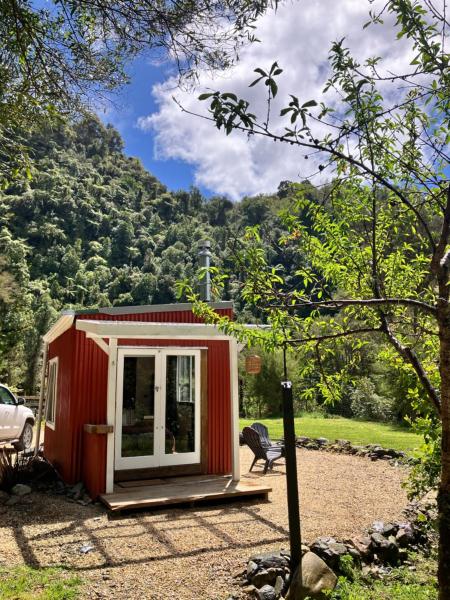 Golden Bay Glamping - West Coast