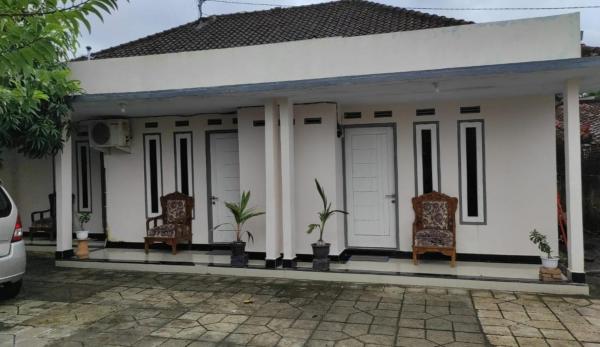 Astiti Ayu Kost Bagirati 1 - Mataram
