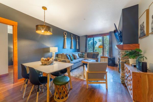 Posh Village 2/2; Ski-in/out + Premiere Perks! - Mammoth Lakes, CA