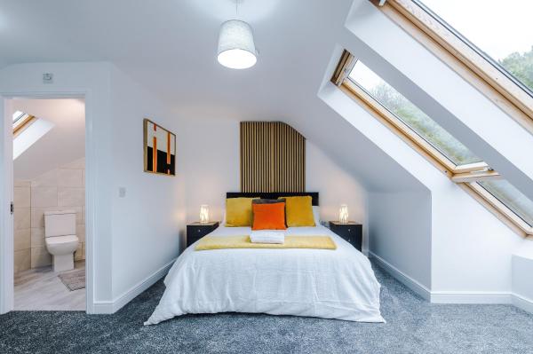 New! Detached House, Driveway, Perfect For Contractors - Huddersfield