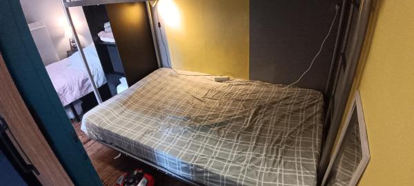 Bed In Dormitory 13m2 Of 5 Beds In Sharing Flat - Paris