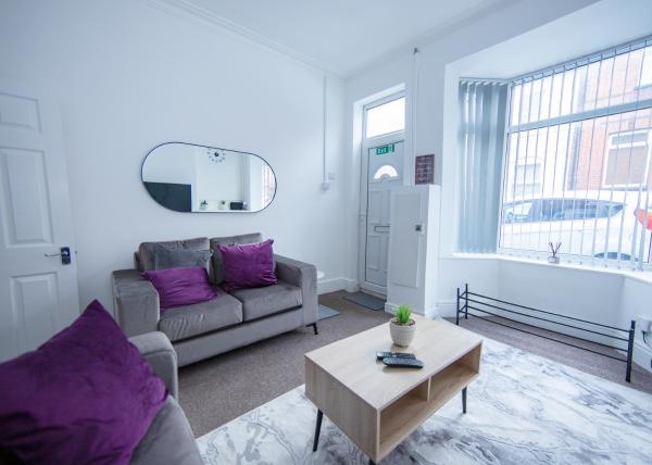 Modern 3-bed House - Stoke On Trent - Stoke-on-Trent