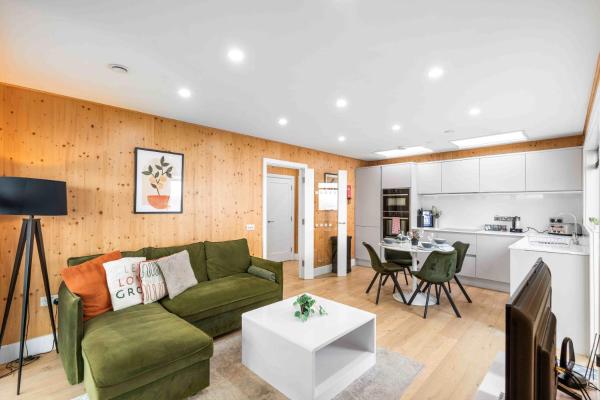 Green Mews 3 With Free Parking - By My Getaways - West Sussex