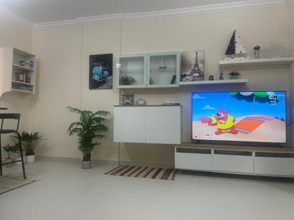 Seaside Two Bedroom Charming Apt - Salalah