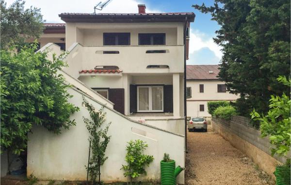 Beautiful Apartment In Novalja With Wifi - Caska