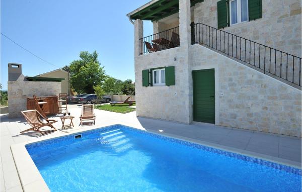 Cozy Apartment In Privlaka - Zaton