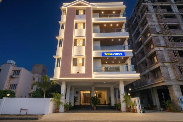 Fabhotel Prime Athiti Delight Stay - Pune