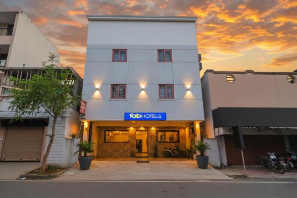 Fabhotel Vrj Residency - 500m From Chennai Trade Center - Chennai