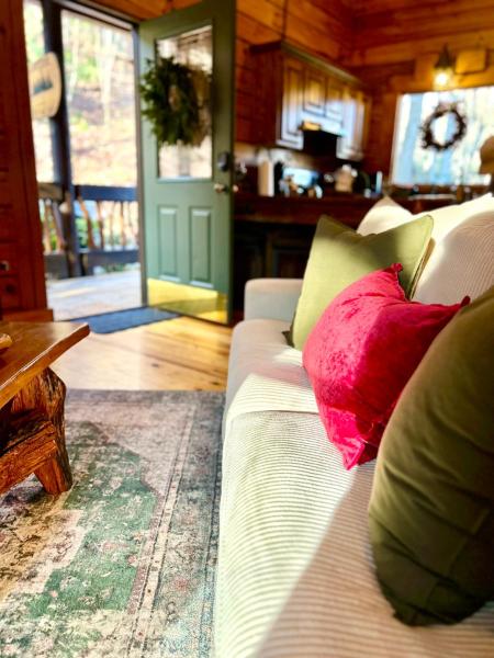 Little Pine Lodge A Smokies Hideaway - 1 Mi To Gsmnp - King Suite & Loft, Fireplace, Hot Tub & Bears! - Townsend, TN