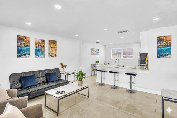 Modern 2br Near Aventura Mall & Sunny Beach - Dania Beach, FL