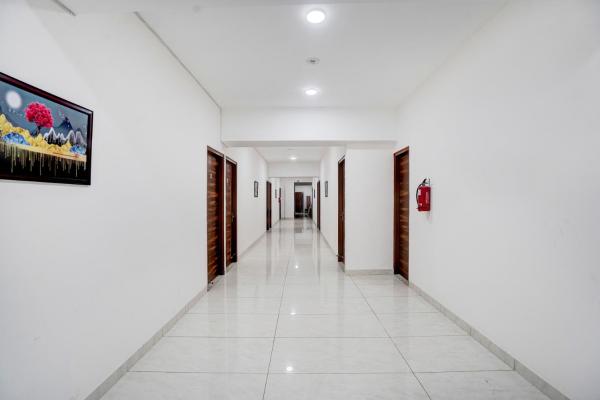 Hotel O The Urban - Noida