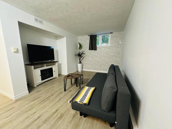 Oscar's Retreat - 1bedroom Apart - Moncton