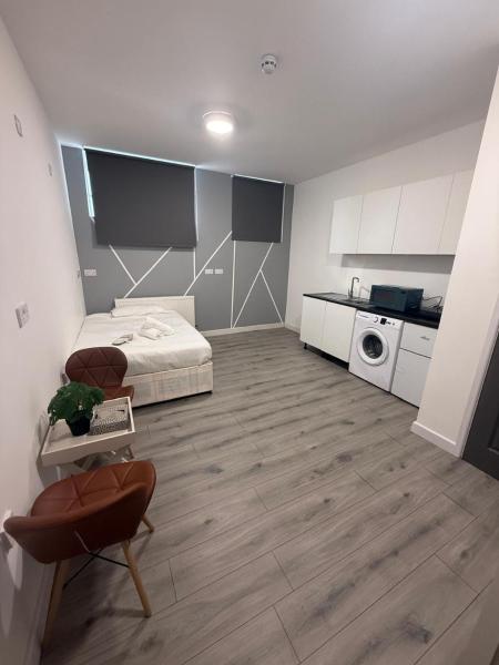 Lovely Studio Flat In Edgware Ha8 - Watford