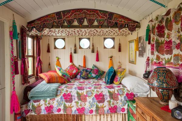 Orchard View Shepherds Hut - West Sussex