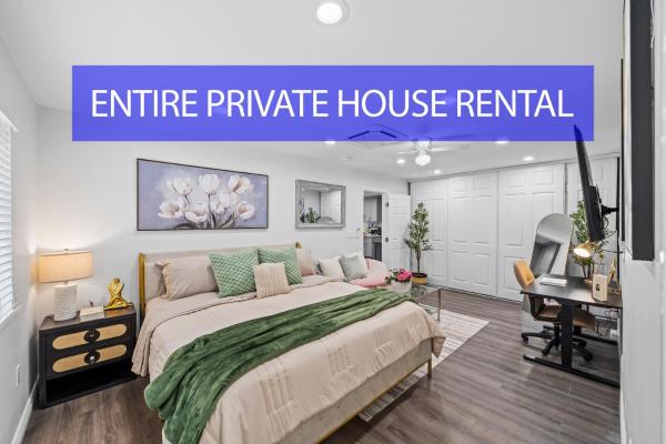 Entire Private 3-bed 3-bath House W Yard, King Bed, Prime Location - San Diego, CA