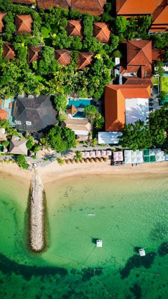 Puri Santrian Beach Resort And Spa - Denpasar