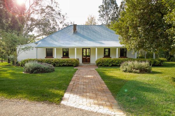 Old Duninald House - Historic Farmhouse Experience - Paterson