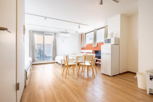 Namba Minpaku - Umeda